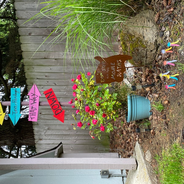 Mome Raths Plant and Garden Stake (set of 6) Alice in Wonderland - Free ...