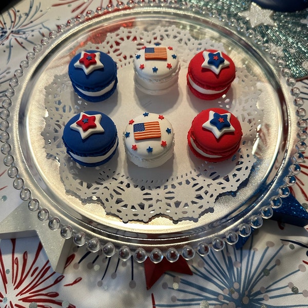 Fake Patriotic Macaroons | Fake 4th of July Macaroons | Patriotic ...