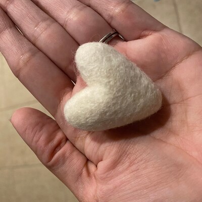 Single Ivory Felted Wool Hearts Heart Newborn Photography Prop - Etsy