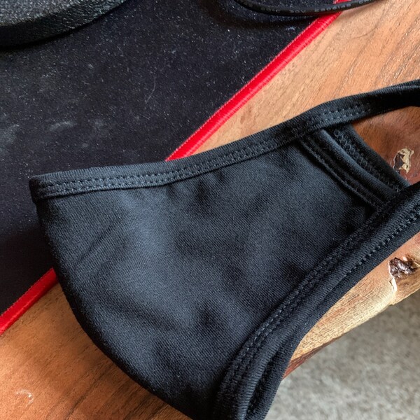 Black Face Mask With Adjustable Nose Wire Inside Adult Unisex 2-ply ...