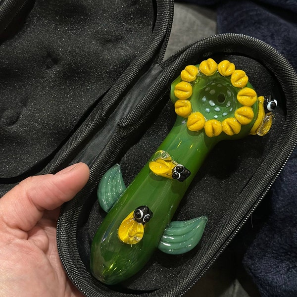 Sunflower Glass Pipe - Girly Bee Pipes - Beautiful Girly Pipe - Cute ...