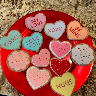 Pattern Felt Valentine Cookie Ornaments, Conversation Hearts DIY ...