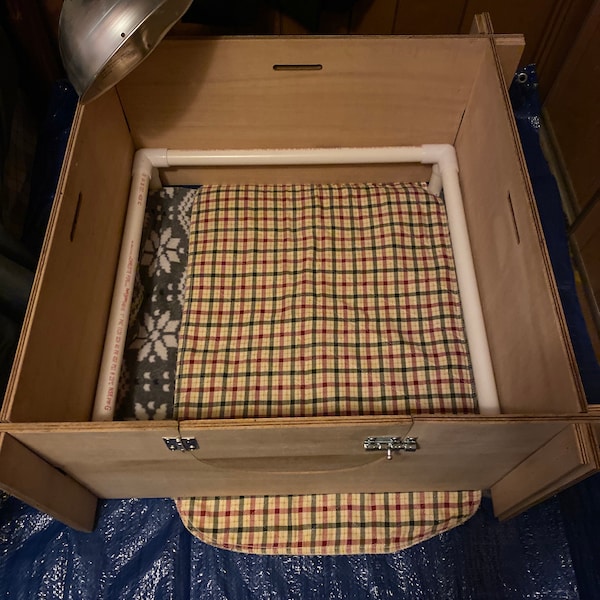 Dog Whelping Box 47" X 47" for Large Dogs W /PVC Railing + LINER /dog ...