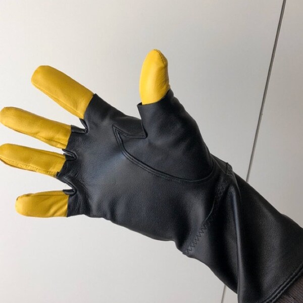 Mandalorian Inspired Whistling Birds & Flamethrower Wrist Gauntlet ...