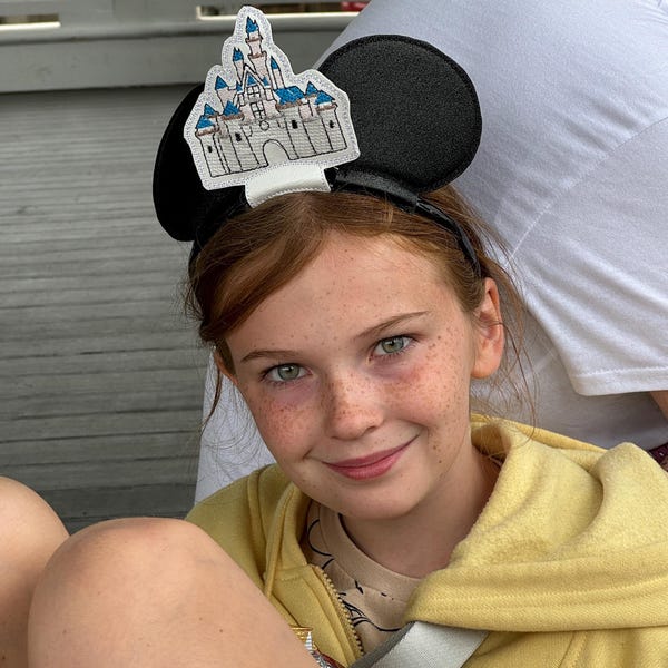 Cast Member Name Tag Mears Headband Holder ITH Digital Machine ...