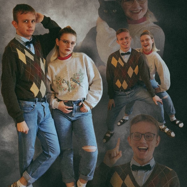 Custom 80’s/90’s Awkward Family Portrait - Etsy