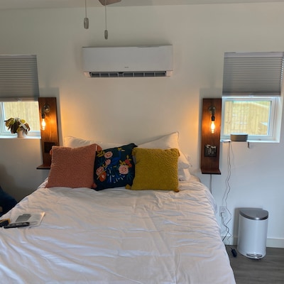 Set of 2-floating Nightstand With Electric Outlet, Light and Shelf. - Etsy