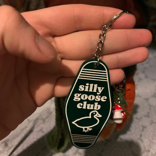Silly Goose Meme Retro Motel Keychain, Funny Gag Gift Ideas, Coworker Besties, Boyfriend ...
