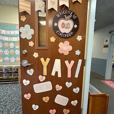 Personalized Teacher Door Sign, Bee Teacher Door Hanger, Cute Classroom ...