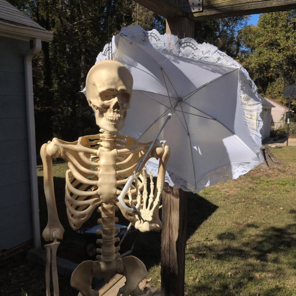 Vintage Small White Parasol W/ Lace Trim, 70s White Parasol, Great for ...