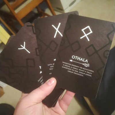Runes Oracle Celtic Cards 24 Cards Oracle Oracle Deck Fortune Telling ...