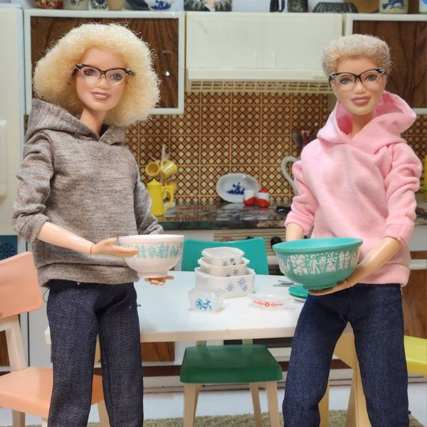 Miniature Pyrex-inspired Mixing Bowls – Stackable Retro Kitchen Display ...