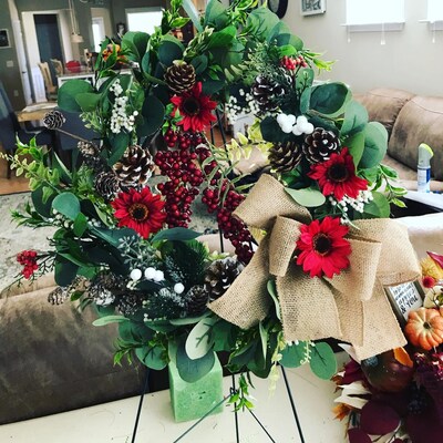 Wreath Making Easel, Floor Easel for Wreaths, Adjustable Wreath Making ...