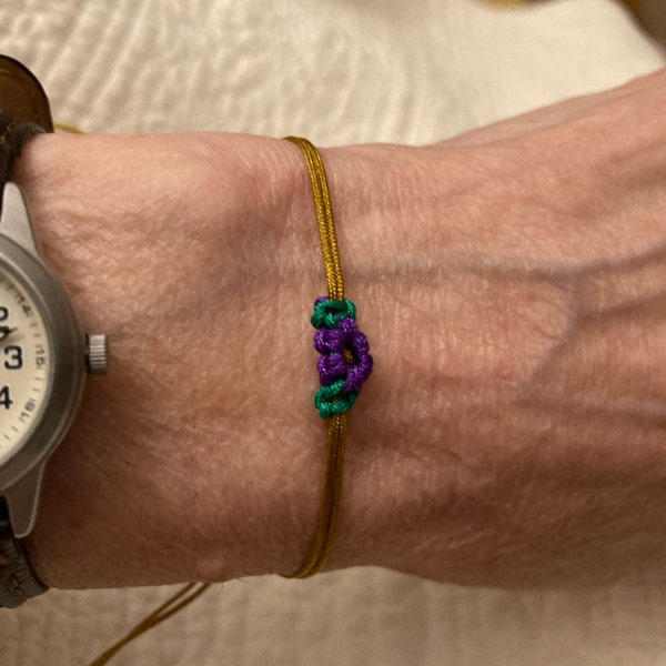 Macrame Flower String Bracelet, Dainty Floral Friendship Bracelets ...
