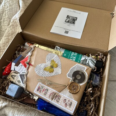 Extra Large Blind Date With a Book Box, 2 New Books in Genre of Your ...