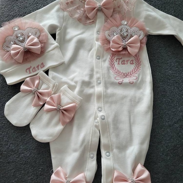 Luxury Newborn Baby Girl Layette Set - Personalized Hospital Outfit ...