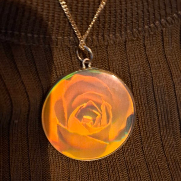 9ct Gold Hologram Pendant - Eye (large) - Etsy