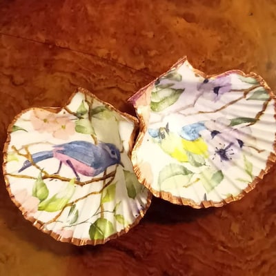 William Morris Granville Gold and Green Scallop Shell Dish Ornament ...