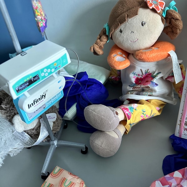 Toy Hospital Play System for Dolls and Stuffed Animals. Toy Infusion ...