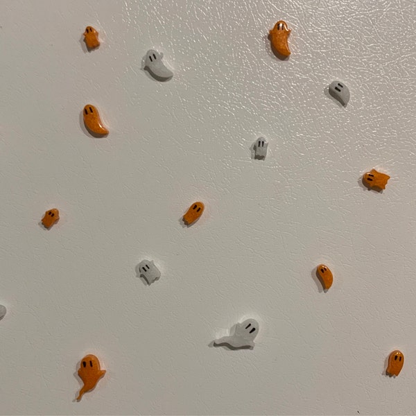 A Haunting of Ghosties - Magnets - Set of 5 or 10 Ghost Magnets ...