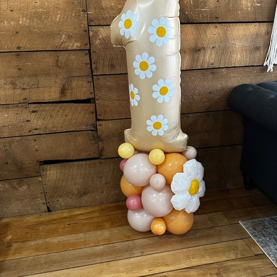 Daisy Number Balloon Tower Giant 40 Inch Number Balloon Structure Daisy ...