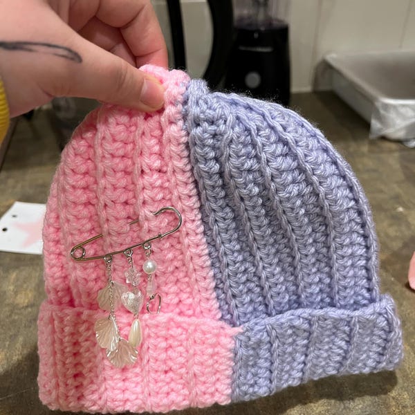 Dual Split Colour Handmade Crochet Beanie! | Two Color Crochet Beanie ...