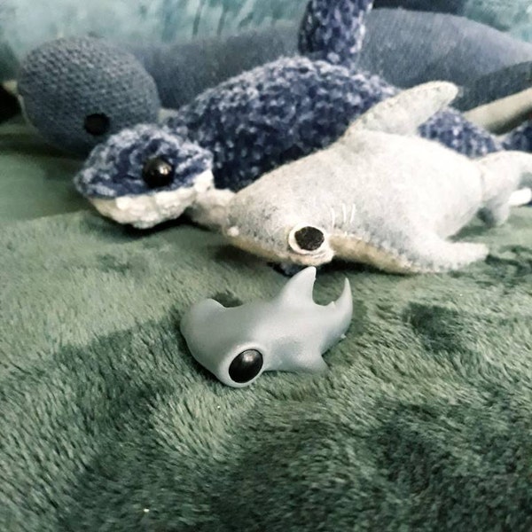 Cute Hammerhead Figurine Baby Shark Model Miniature Shark Hammerhead ...