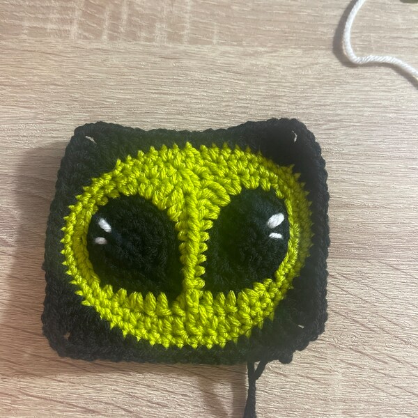 Alien Head Granny Square - Etsy
