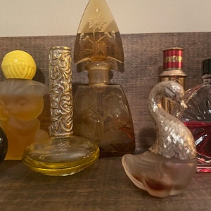 Vintage Stratton Compact With Madonna and Child Centerpiece, Stratton ...