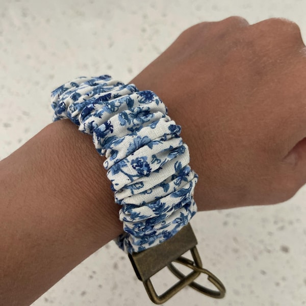 Scrunchie Keychain Wristlet, Key Fob Keychain, Scrunchie Keychain ...