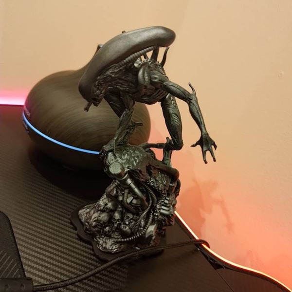 Alien Xenomorph Figure, Statua Alien Con LED, Diorama Alien, Box ...