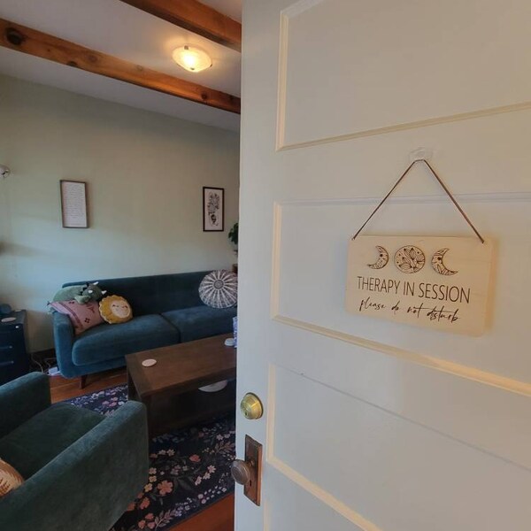 Engraved Please Do Not Disturb Sign Treatment in Session Sign in ...