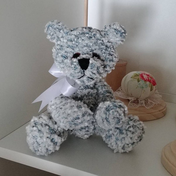 White Blue Black Mini Flag Yarn - Dark Horse Yarns Flag #409 Iceberg 20 ...