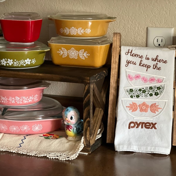 Pyrex Friendship Design Embroidered on a Kitchen Towel. Vintage Pyrex ...