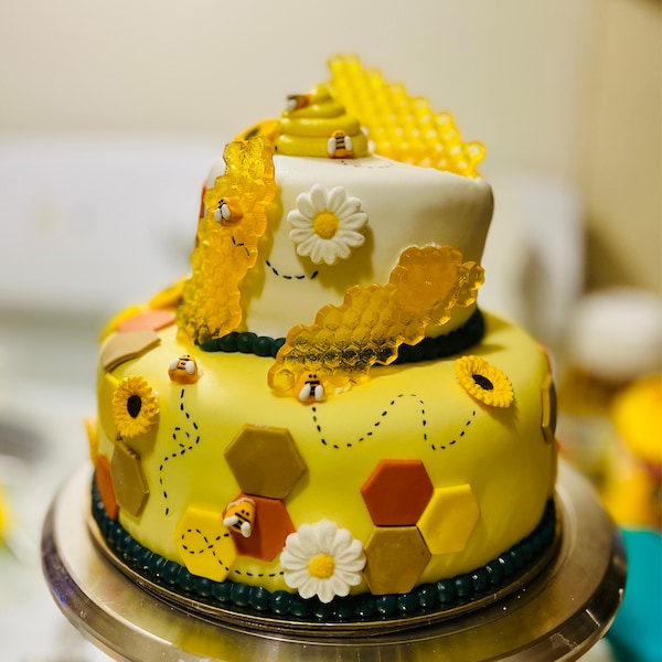 Honey Comb Sugar Art Drops™ Hard Candy Adds Fun to Drinks, Cake Toppers ...