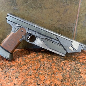 The Mandalorian Deathwatch Westar 35 Blaster Hot Toys - Etsy Canada