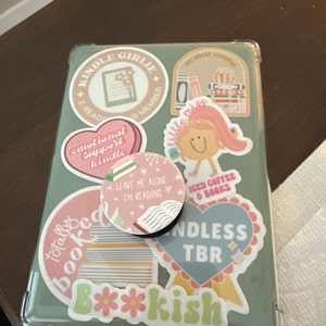 Pretty Girls Read Books Sticker Vinyl Sticker Laptop - Etsy
