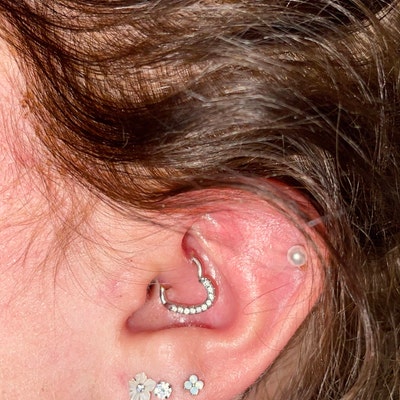 16G Tiny Shell Flower Stud Earring Helix Conch Cartilage Ear Studs ...