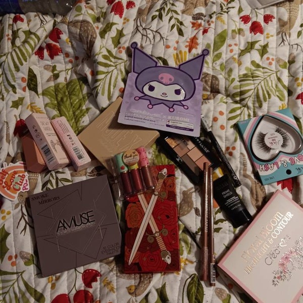 18 Full-sized Makeup Mystery Beauty Box, Cosmetic Products, Beauty ...