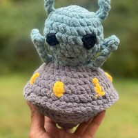 Weebee the Space Invader No Sew Crochet Pattern - Etsy Canada