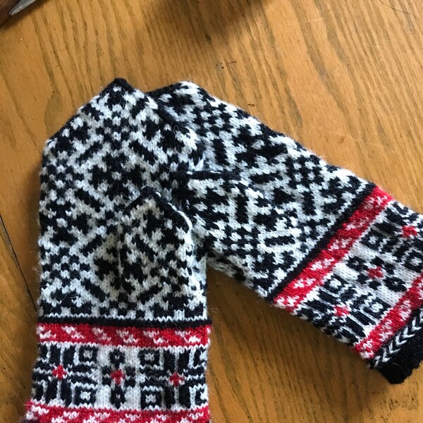 Latvian Mitten Pattern Kit: Gray Wool Knit, Traditional Design - Etsy