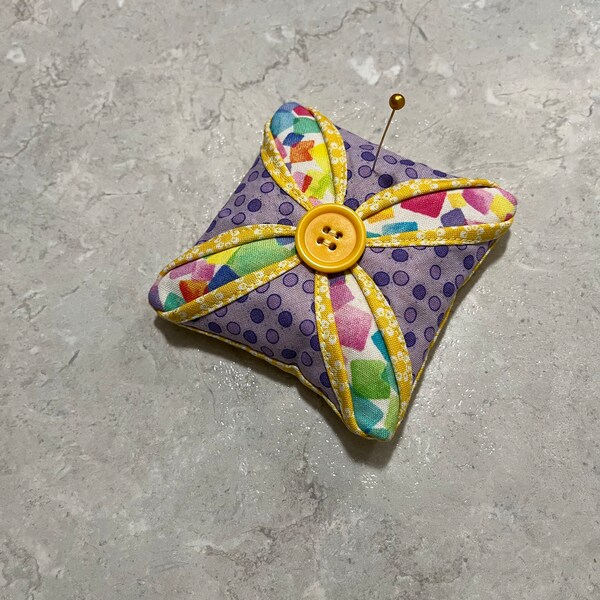 Cathedral Window Pincushion Pattern - PDF Sewing Pattern - Pin Cushion Pattern - Quilt Design - Etsy