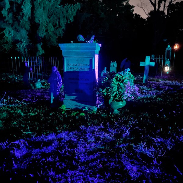 Evil Soul Studios LIFE SIZE Vintage Series Rest Gently Tombstone ...