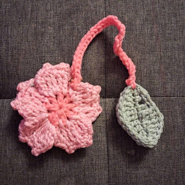 Crochet Cherry Blossom Pattern: Sakura Keychain, Bag Charm - Etsy
