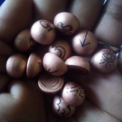 Mini Janarric Rune Set Sea Witch Runes Italian Sea Runes Divination Set ...