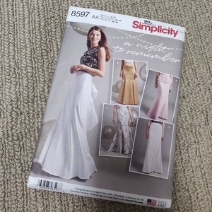Simplicity S8875 Sewing Pattern, Misses and Women's Plus Size Deep V ...