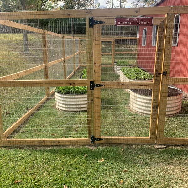 Personalized Garden Sign - Custom Garden Gate Sign - Gardener Friend ...