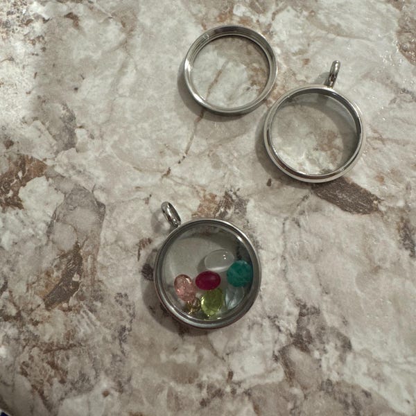 Magnetic Heart Shaped Glass Memory Locket Keychain, 35mm X 35mm ...