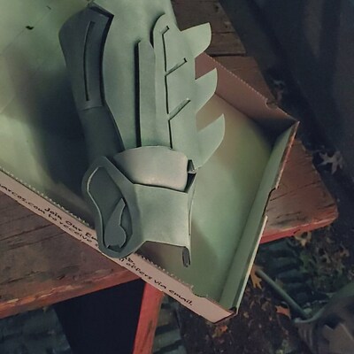 DIY Batman Arkham Knight Foam Armor Gauntlets Tutorial Kit - Etsy México