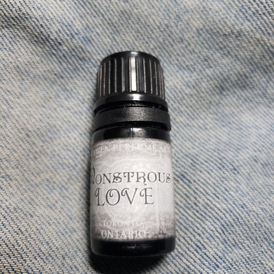 DORIAN Perfume Oil 5ml I Gothic Victorian Inspired - Etsy